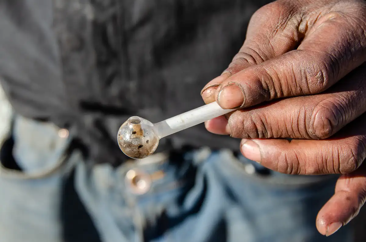 Crack et cocaïne : pourquoi deux drogues si proches sont-elles traitées ...